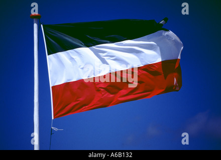 Flag of Iran, green white red Flag of the Islamic Republic of Iran ...