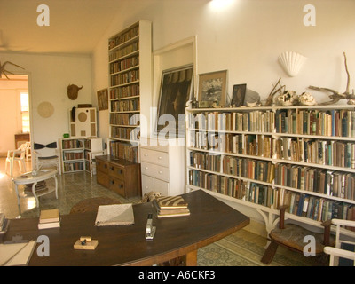 Library, study with desk, Ernest Hemingway house, Finca La Vigia, near ...