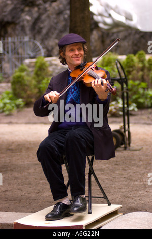 Jacques Dupuis traditional Quebec folk music performer plays violin on ...