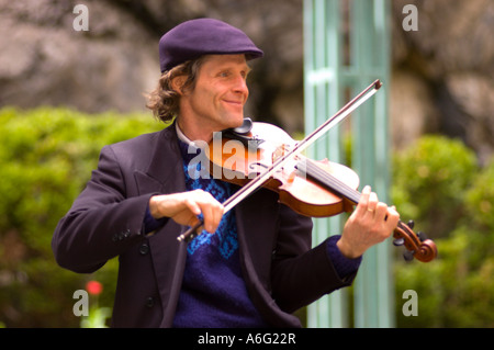 Jacques Dupuis traditional Quebec folk music performer plays violin on ...