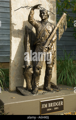 Statue of Jim Bridger at the National Frontier Trails Museum ...