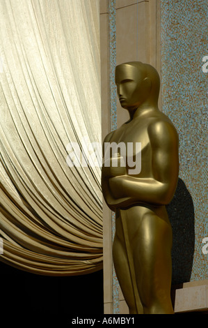 Giant Oscar statue at the entrance of the Kodak Theater red carpet ...
