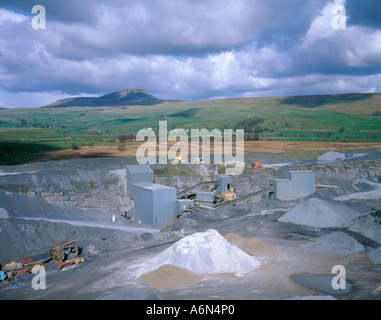 Dry Rigg Limestone Quarry, above Horton-in-Ribblesdale, North Yorkshire ...