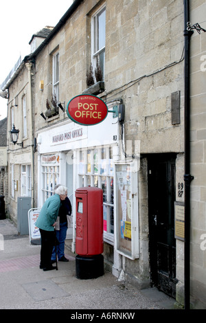 The post office, Burford, Oxfordshire, England, UK Stock Photo - Alamy