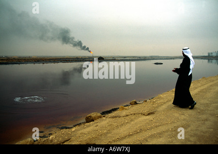 Oil Lake Burgan Oil Field Kuwait Stock Photo - Alamy
