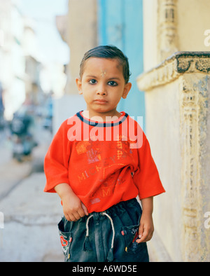 Indian brahmin traditional Hindu society priest and pilgrims in famous ...