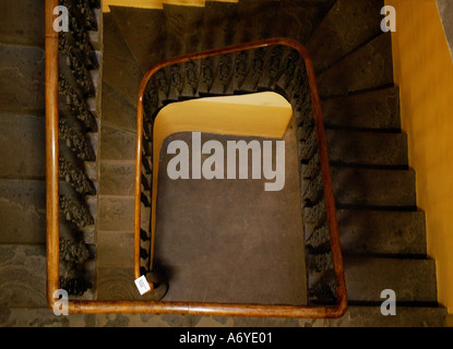 Edinburgh tenement stairwell Stock Photo - Alamy