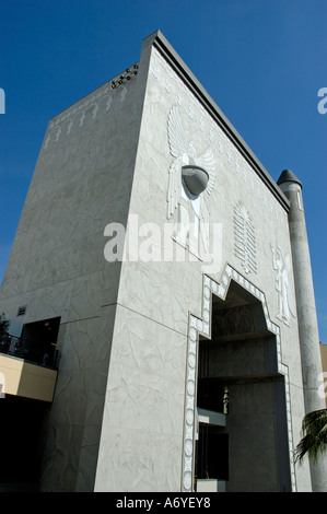 Hollywood & Highland's Babylon Court features an archway framing the ...