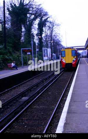 Bracknell Railway Station Stock Photo: 28013414 - Alamy
