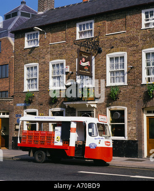 milkman London Britain Great England milk dairy Stock Photo - Alamy