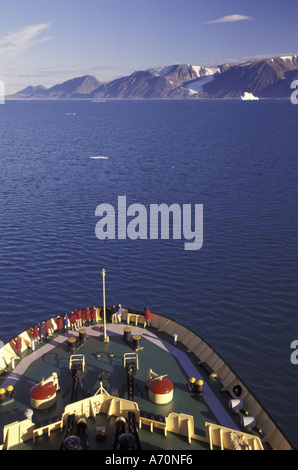 NA, Canada, Canadian Arctic, Baffin Island Ice breaking, Bellot Strait ...