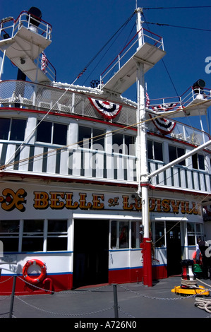 Belle Louisville riverboat on Ohio River waterway next to downtown ...