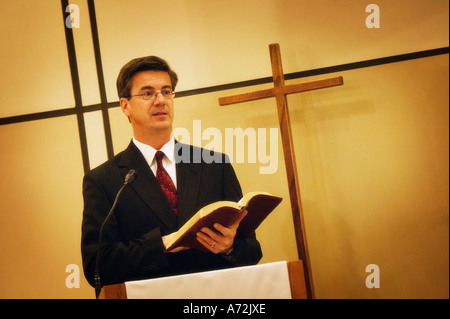 Pastor preaching from pulpit Stock Photo - Alamy
