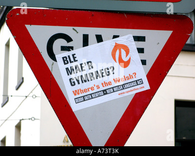 Welsh Language Society sign on road sign at Penrhyndeudraeth Gwynedd ...