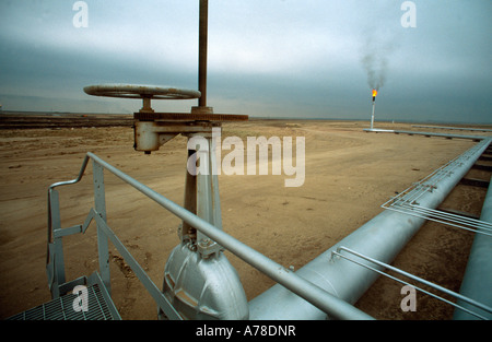 Burgan Oil Field Kuwait Oil Pipeline And Gas Flare 2nd Largest Field ...