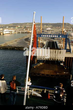 france cherbourg to portsmouth cross channel ferry Stock Photo - Alamy