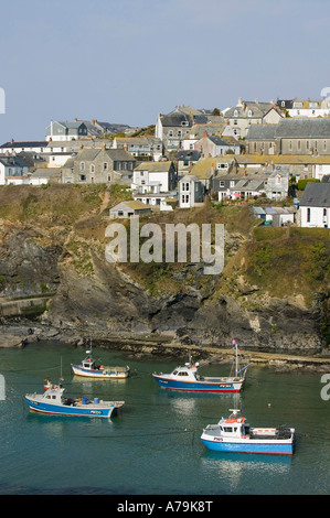 Port Isaac Cornwall, headland and harbour of this Cornish fishing ...
