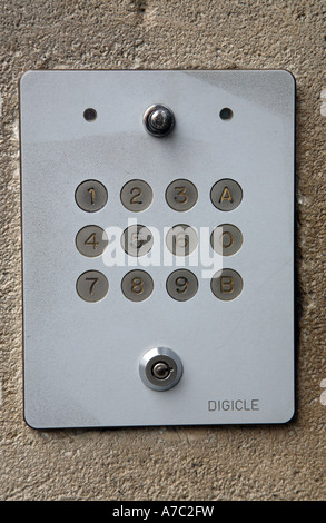 Door Buzzer in Apartment Complex Stock Photo: 23375993 - Alamy