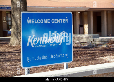 Welcome to Kentucky sign posted at information center Stock Photo - Alamy