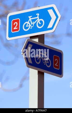 Cycle path sign, Dorset Britain UK Stock Photo - Alamy