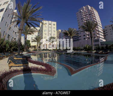 USA, Miami Beach, South Beach, poolside at the Surfcomber Hotel Stock ...
