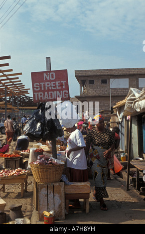 Ghana, Accra, Busy street scene in the city centre Stock Photo - Alamy