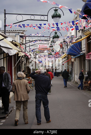 Marche Biron antiques and flea market in the Saint Ouen district on rue ...