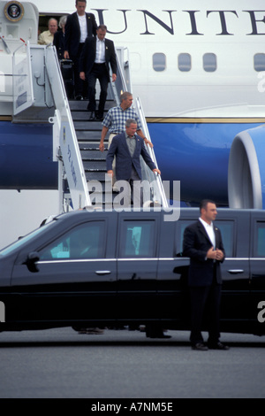 USA, Washington, Pasco, President George W. Bush inside limo in front ...