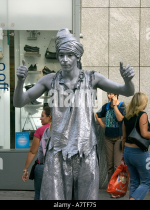 Silver Painted Street Entertainer Covent Garden London WC2 England ...