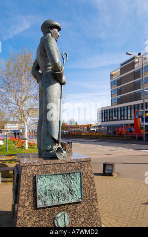 Steelworker statue, Corby, Northamptonshire, England, UK Stock Photo ...