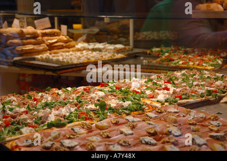 Italy, Bergamo, pizza with blue cheese, prosciutto and walnuts Stock ...