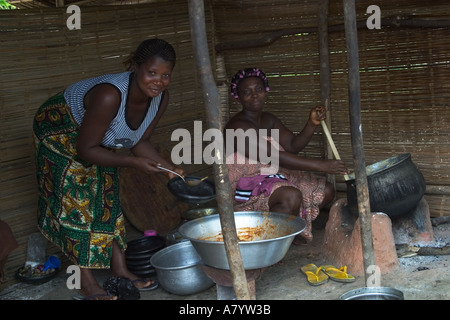 Cooking banku, a Ghanaian traditional dish, in Ashanti country Stock ...