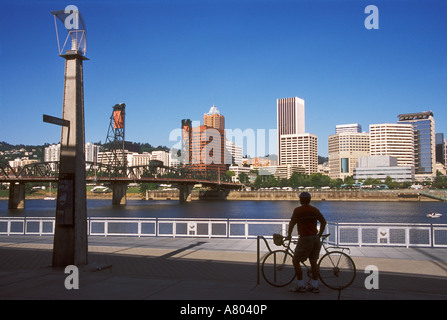 Vera Katz Eastbank Esplanade on the East bank of the Willamette River ...