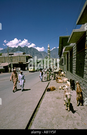 Pakistan Azad Kashmir Gilgit men outside Cinema Bazaar Stock Photo - Alamy
