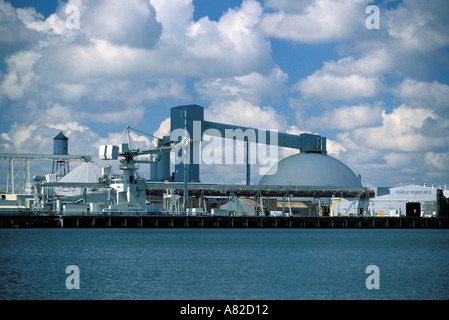 Port of Stockton, San Joaquin River, Deep Water Ship Channel, Delta ...