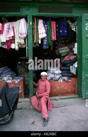 Pakistan Azad Kashmir Gilgit men outside Cinema Bazaar Stock Photo - Alamy