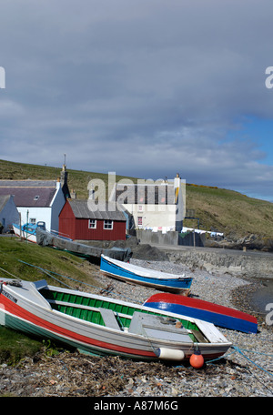 Sandend Aberdeenshire Scotland the small harbour and red net shed Stock ...