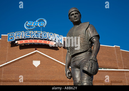 Johnny Bench statue outside Bricktown Baseball Park, Oklahoma City ...