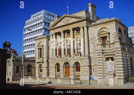 Aviva Norwich Union Life Insurance Society building, Surrey Street ...