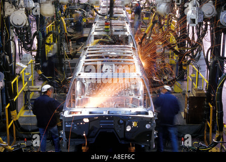 Worker on an assembly line at the Chevrolet Suburban plant in Silao ...