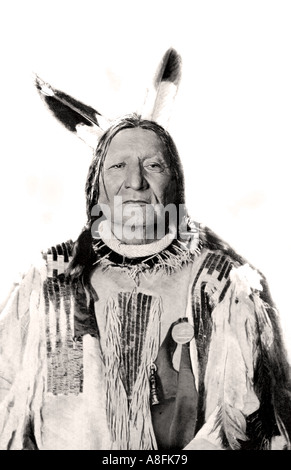 Native American Sioux Indian Chief, Funeral Scaffold Stock Photo - Alamy