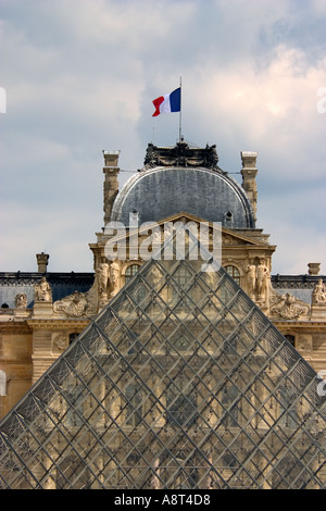 Louvre Museum exhibits modern glass pyramid alongside classical ...
