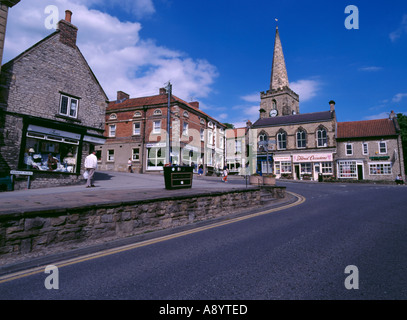 Market day, Pickering Market, Market Place, North Yorkshire, England ...