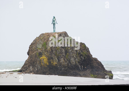 New Zealand Whakatane Statue of Wairaka lady on the rock Biki painted ...