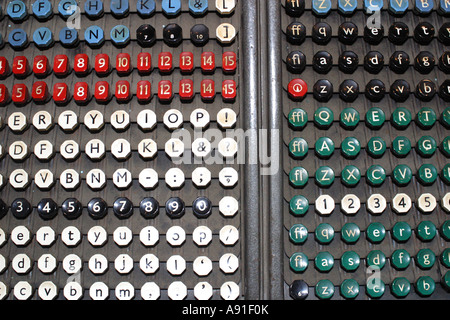 OLD manual Typesetting Machine for early forms of newsprint and design ...