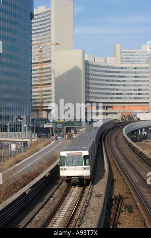 Vienna: train of subway line U1 at station Kaisermühlen – Vienna ...