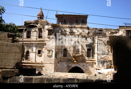 2001 Gujarat earthquake, Bhuj earthquake, damaged house interior ...