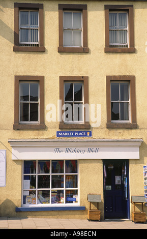 Shops in Jedburgh town centre on corner Exchange Street and High Street ...