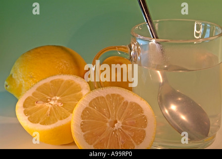 means against colds flu influenza vitamine C hot drink lemon hand ...