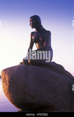 The Little Mermaid by Edvard Eriksen at Langelinie in Copenhagen Stock Photo - Alamy